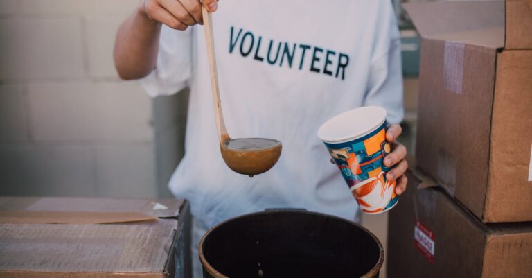 L'altruisme décrypté : la psychologie à la loupe