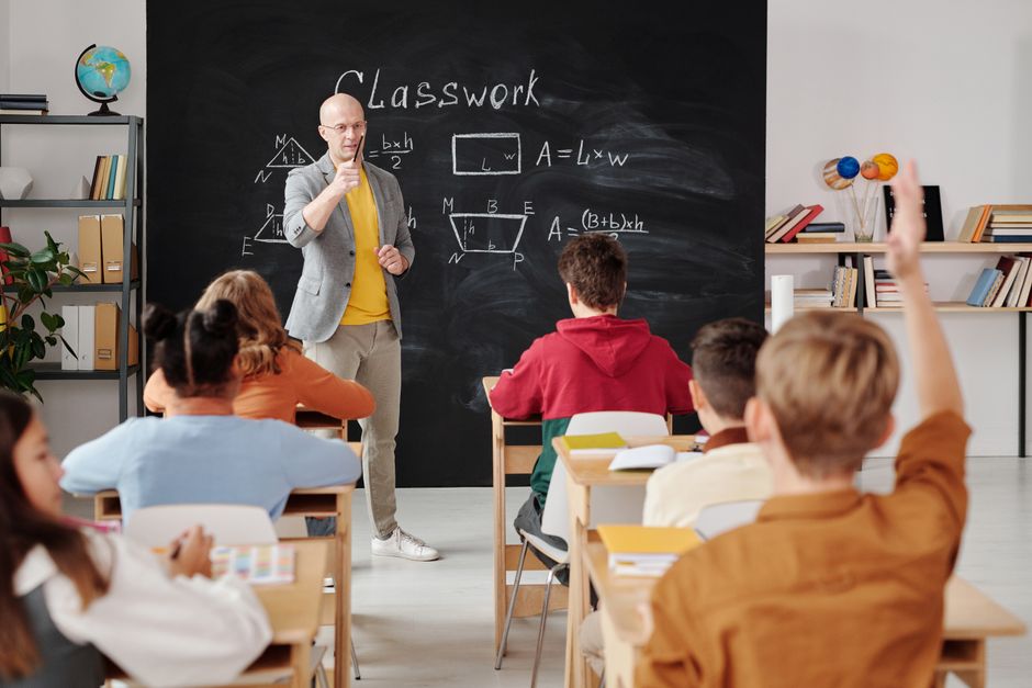 Haut potentiel intellectuel (HPI) : 11 signes concrets, ce que dit ...